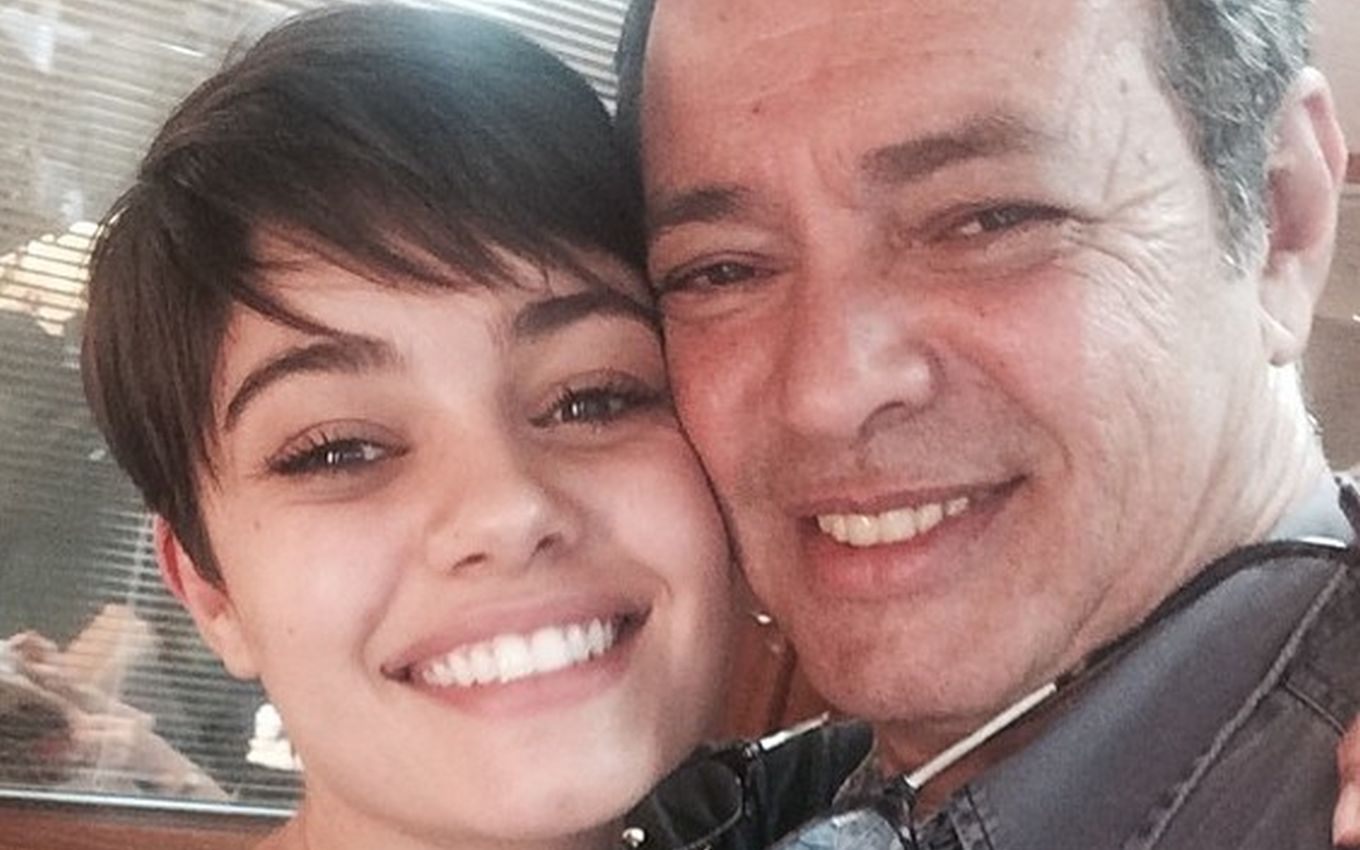 Sophie Charlotte desabafa ao anunciar a morte de seu pai: 'Coração ... Sophie Charlotte desabafa ao anunciar a morte de seu pai: 'Coração ...