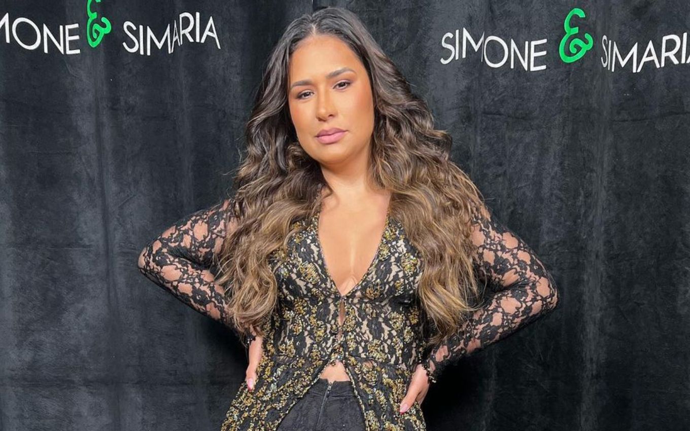 Sozinha em show, Simone desabafa após afastamento de Simaria: 'É ... Sozinha em show, Simone desabafa após afastamento de Simaria: 'É ...